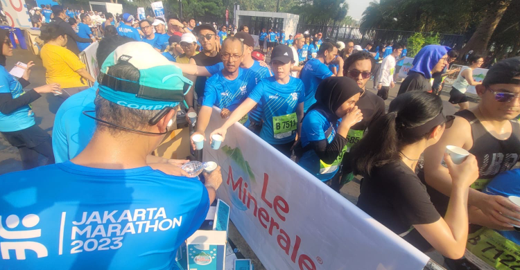 Le Minerale Penuhi Standar Hydration Marathon Internasional