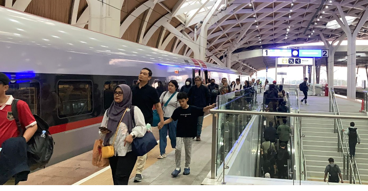 Libur Sekolah, KCIC Beri Diskon Tiket Whoosh Hingga 50 Persen di 23 Destinasi