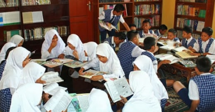 Literasi Rendah, Main Sosmed Yang Tinggi