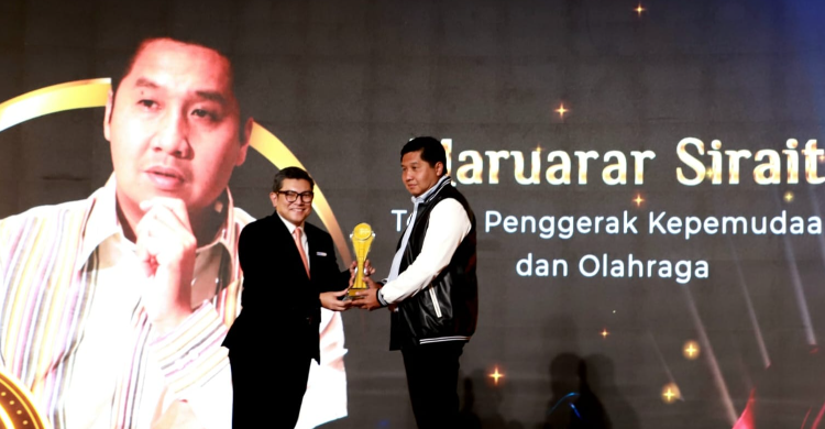 Maruarar Sirait Raih Penghargaan Tokoh Penggerak Kepemudaan Dan Olahraga