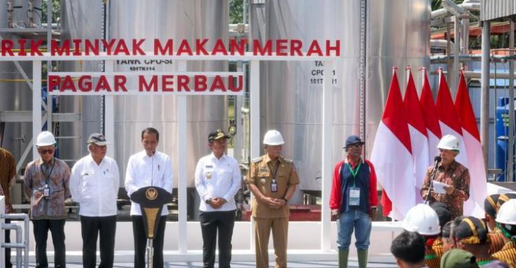 Menkop Teten: Minyak Makan Merah Jadi Alternatif Harga Lebih Murah