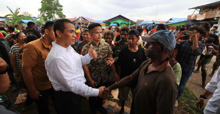 Mentan Salurkan Bantuan Benih Dan Dorong Pertumbuhan Ekonomi Kampung Wanam