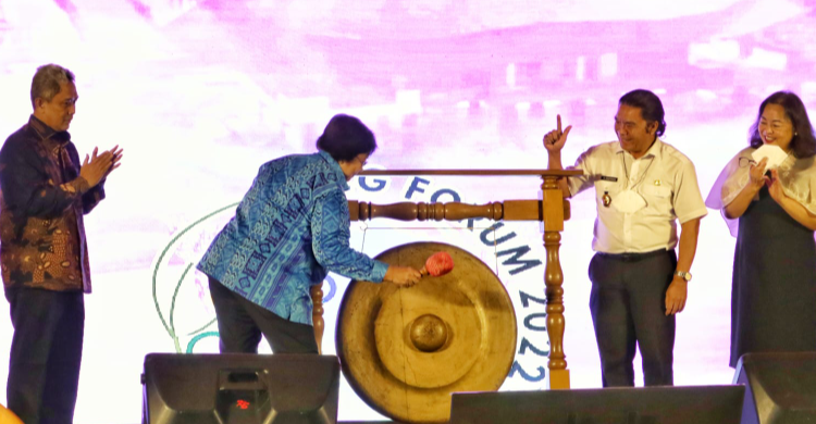 Menteri Siti Dorong Konsep Ekonomi Biru Untuk Warga Pesisir