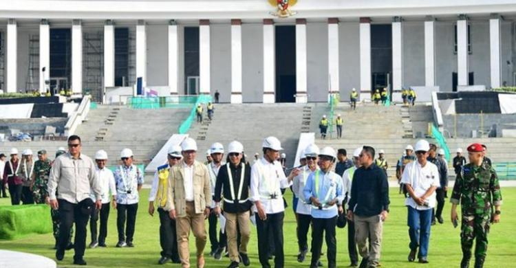 Ngantor Di IKN, Jokowi Nggak Mau Buru-buru