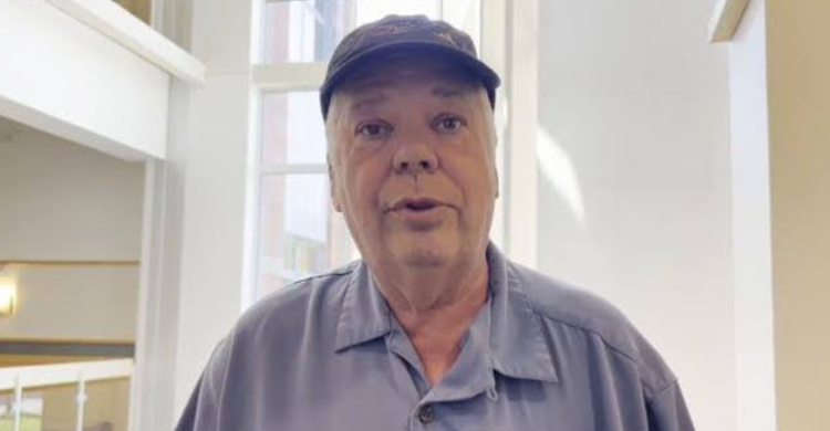 Nguntit Cewek Pakai Pesawat