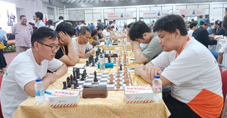 Open Japfa Chess Festival, GM Susanto Megaranto Unggul Sementara