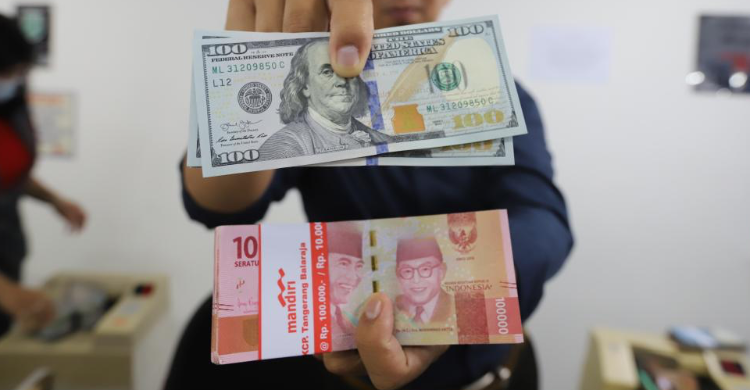 Pagi Ini Rupiah Menguat Ke Level Rp 15.930