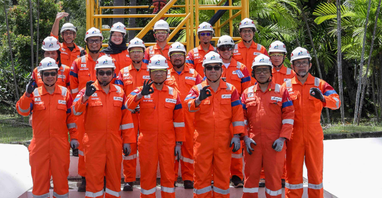 Pahlawan Energi dari Pulau Pabelokan, Jaga Nyala Listrik dan Gas Negeri