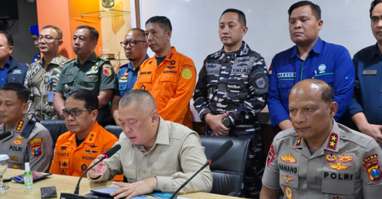 Pantau Evakuasi KMP Tunu Pratama, Menhub Dudy Minta KNKT Investigasi