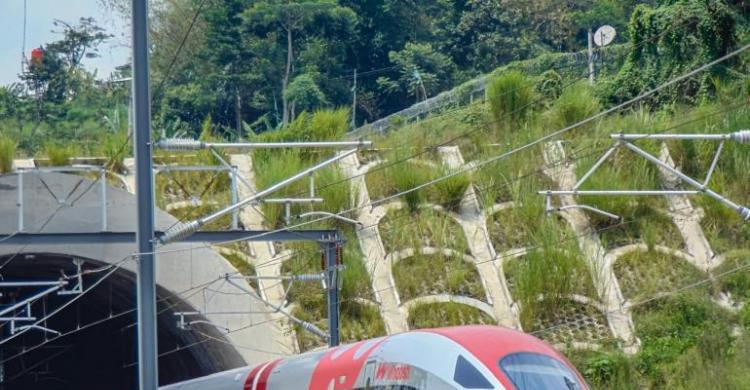 Pasca Cuaca Buruk Di Cimahi, KCIC Pastikan Operasional Whoosh Kembali Normal