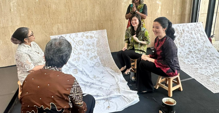Pasca Gabung, Penjualan Batik di TikTok dan Tokopedia Naik 9 Kali Lipat