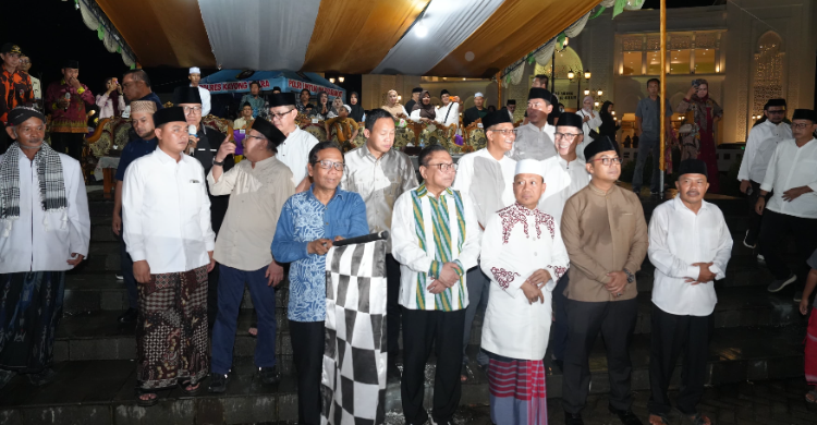 Pawai Idul Adha, OSO Boyong Mahfud MD Dan Ustaz Dasad Latif Ke Kayong Utara