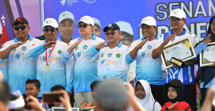 Pecahkan Rekor MURI, 24 Ribu Murid Ikuti Senam Anak Indonesia Hebat di ...