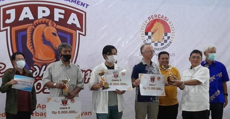 Pelatih Pelatnas SEA Games Ruslan Cherbakov Juara Catur Kilat JAPFA