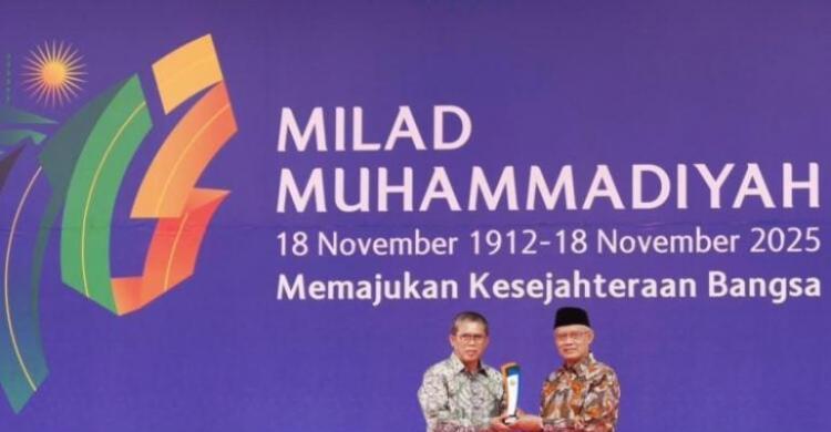 Pengusaha Yendra Fahmi Raih Muhammadiyah Award 2025