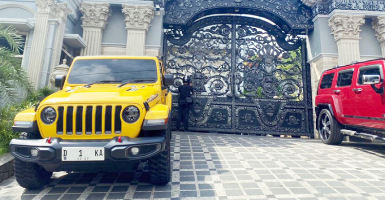 Lamborghini “Sultan Samarinda ”Ternyata Nunggak Pajak Juga...