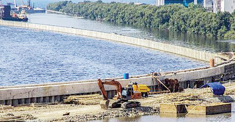 Permukaan Tanah Di Jakut Ambles, Banjir Rob Di Pesisir Makin Tak Terkendali