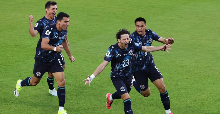 10 Pemain Paraguay Singkirkan Timnas Turki