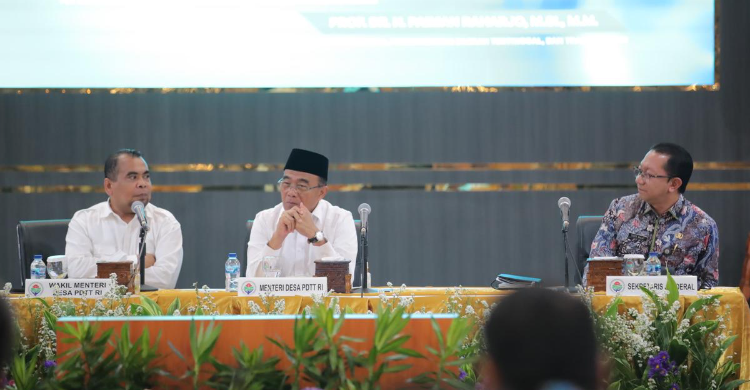 Plt Mendes PDTT Muhajir Effendy Minta Percepatan Penyerapan Anggaran