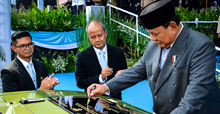 Prabowo Resmikan MV3-EV PANDU, Kendaraan Listrik Taktis Pertama Buatan Pindad