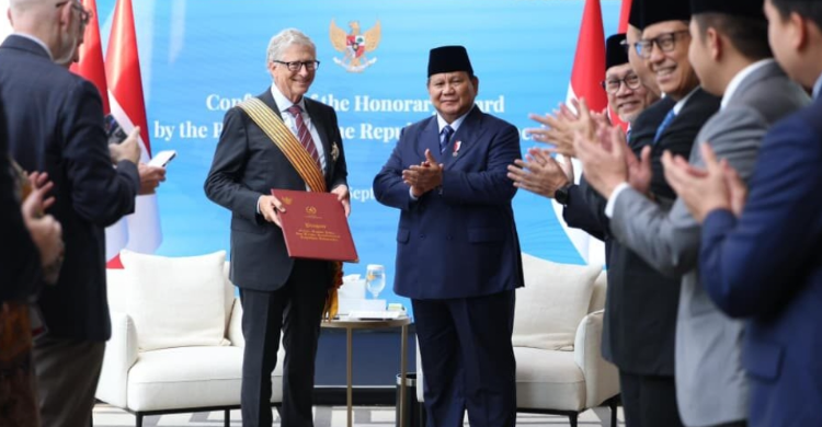 Presiden Prabowo Anugerahkan Bintang Jasa Utama Untuk Bill Gates