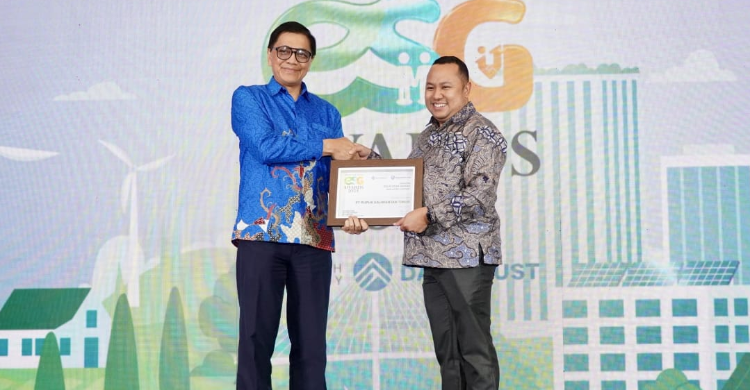 Pupuk Kaltim Raih Predikat Gold Star Investortrust ESG Awards 2024