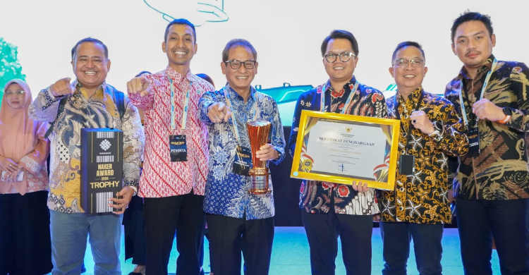 Raih Predikat Perusahaan Terbaik, Pupuk Kaltim Boyong 3 Penghargaan Naker Award