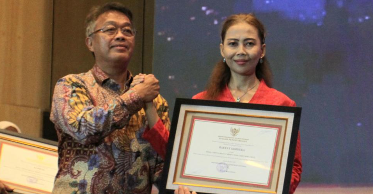 Rakyat Merdeka Terima Penghargaan Vritta Aksara Dari Kemenhub