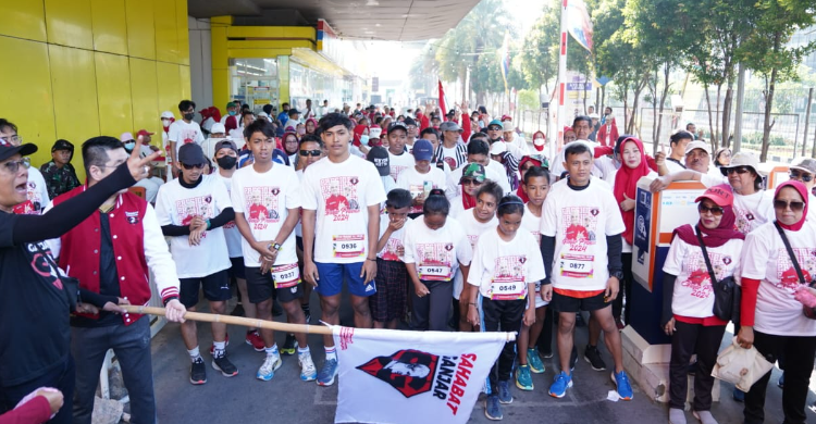 Relawan Gelar Color Run, Warga Surabaya Ingin Ganjar Jadi Presiden 2024