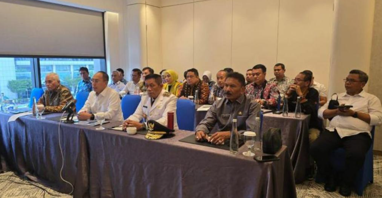 Resmi Dilantik, ASR-Hugua Siap Dukung Kebijakan Pusat