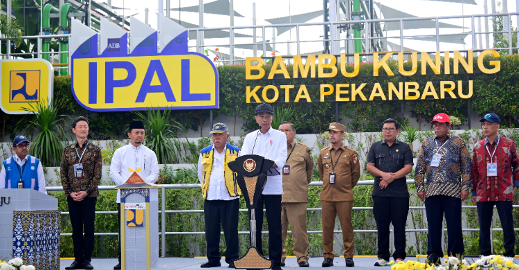 Resmikan SPALDT Di Pekanbaru, Jokowi Minta Warga Jaga Kualitas Air Tanah