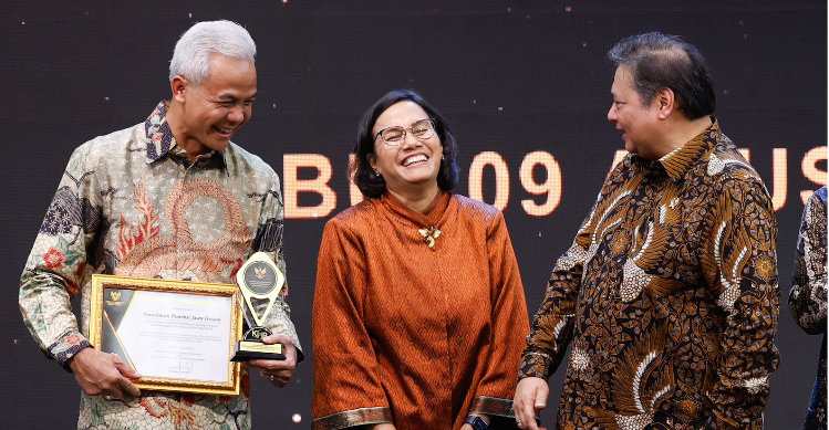 Sabet KUR Award 2022, Ganjar Kembali Cetak Hattrick Penghargaan