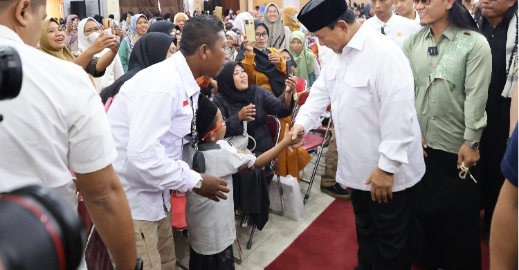 Sarapan Bareng 1.000 Guru Ngaji Di Jogja, Prabowo Janjikan Upah Layak