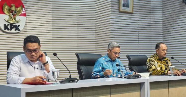 Selain Hasto, KPK Juga Tersangkakan Advokat PDIP Donny Tri Istiqomah