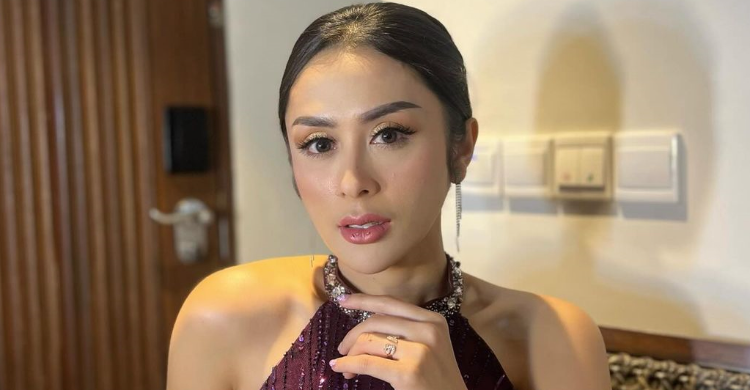 Selvi Kitty, Dipepet Banyak Lelaki