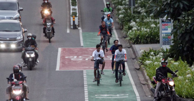 Jakarta Belum Ramah Pesepeda Dan Pejalan Kaki
