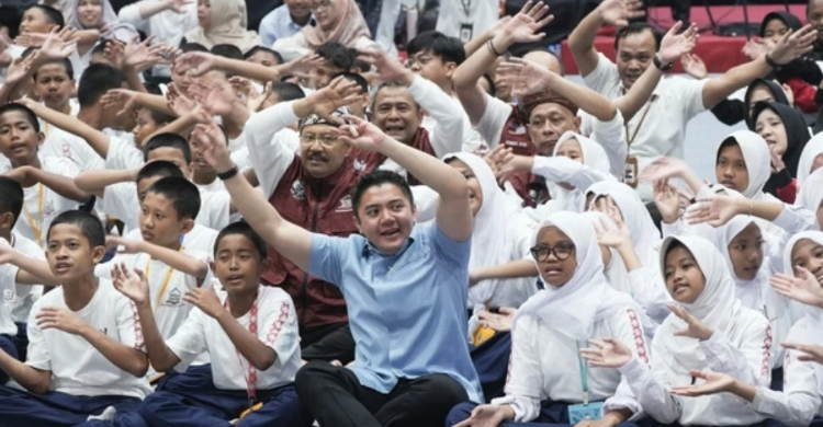 Seskab Teddy Rajin Turun ke Rakyat, Pengamat Politik: Bentuk Pelayanan ...