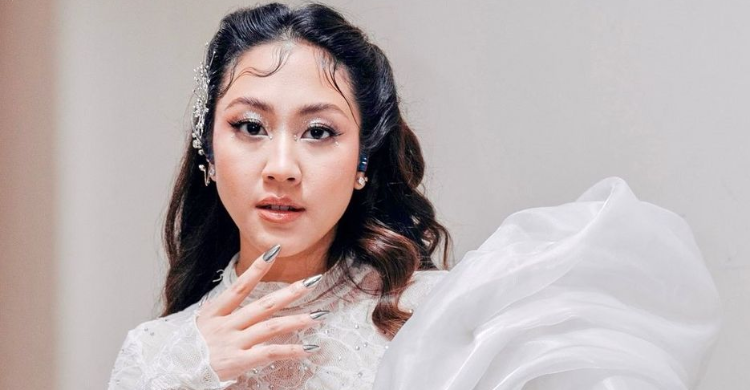 Sherina Munaf Akur Lagi Dengan Suami