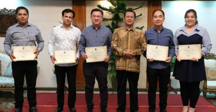 Sukses Hadirkan Produk Indonesia 5 Importir Brunei Raih Penghargaan ...