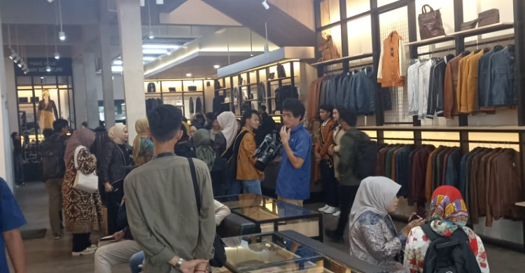 Sukses Kelola KUR, UMKM Fesyen Di Garut Raup Omset 300 Juta