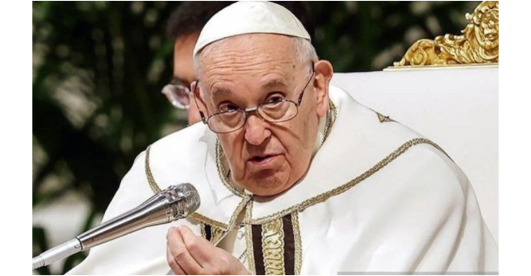 ”Kami Kaget, Paus Berdiri Menggunakan Tongkat, Lalu Berjalan...”