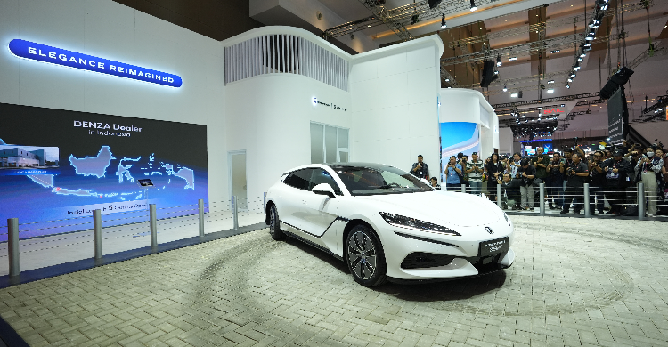 Tampil Perdana Di IIMS 2025, Denza Bawa MPV Dan Sedan Sport Listrik Premium
