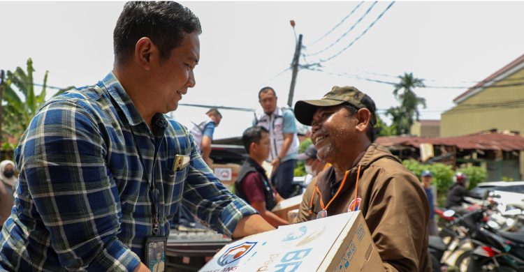 Tanggap Bencana Banjir Jabodetabek, BRI Peduli Gercep Salurkan Bantuan Bagi