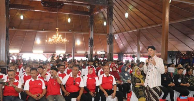 Tekan Angka Stunting Dan Kemiskinan Ganjar Launching Program Kancing Merah