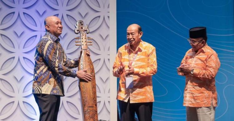 Teten Optimistis Indonesia Jadi Leader Eksportir Produk Handicraft Dunia