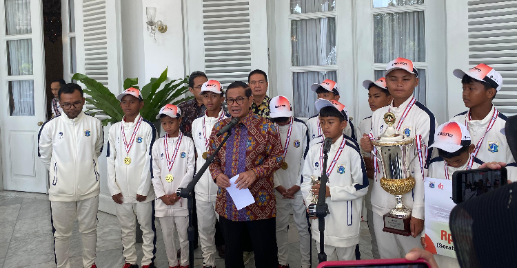 Top, Tim Sepakbola U-12 Jakarta Rebut Piala Dana Cup 2025