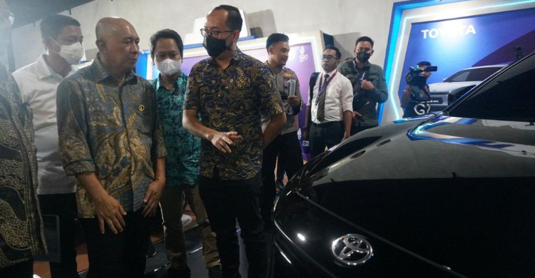 Toyota bZ4X Meriahkan Pameran Kendaraan Elektrifikasi Di Bali