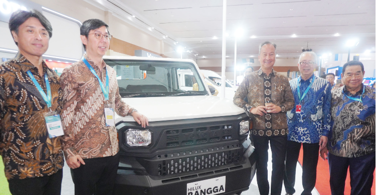 Toyota Pamerin Hilux Rangga Di Giicomvec