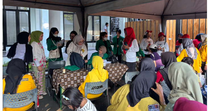 Universitas Nasional Meriahkan Festival Mikul Buah 2025