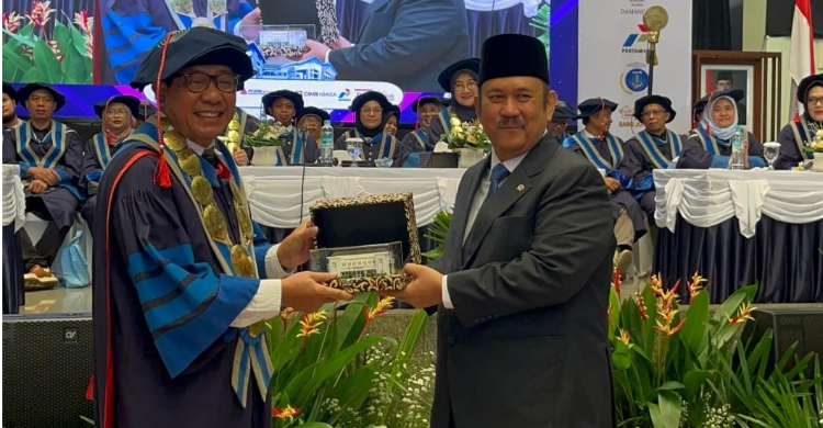 Universitas Trilogi Gelar Wisuda, Orasi Ilmiah Diisi Menteri PPN/Kepala ...